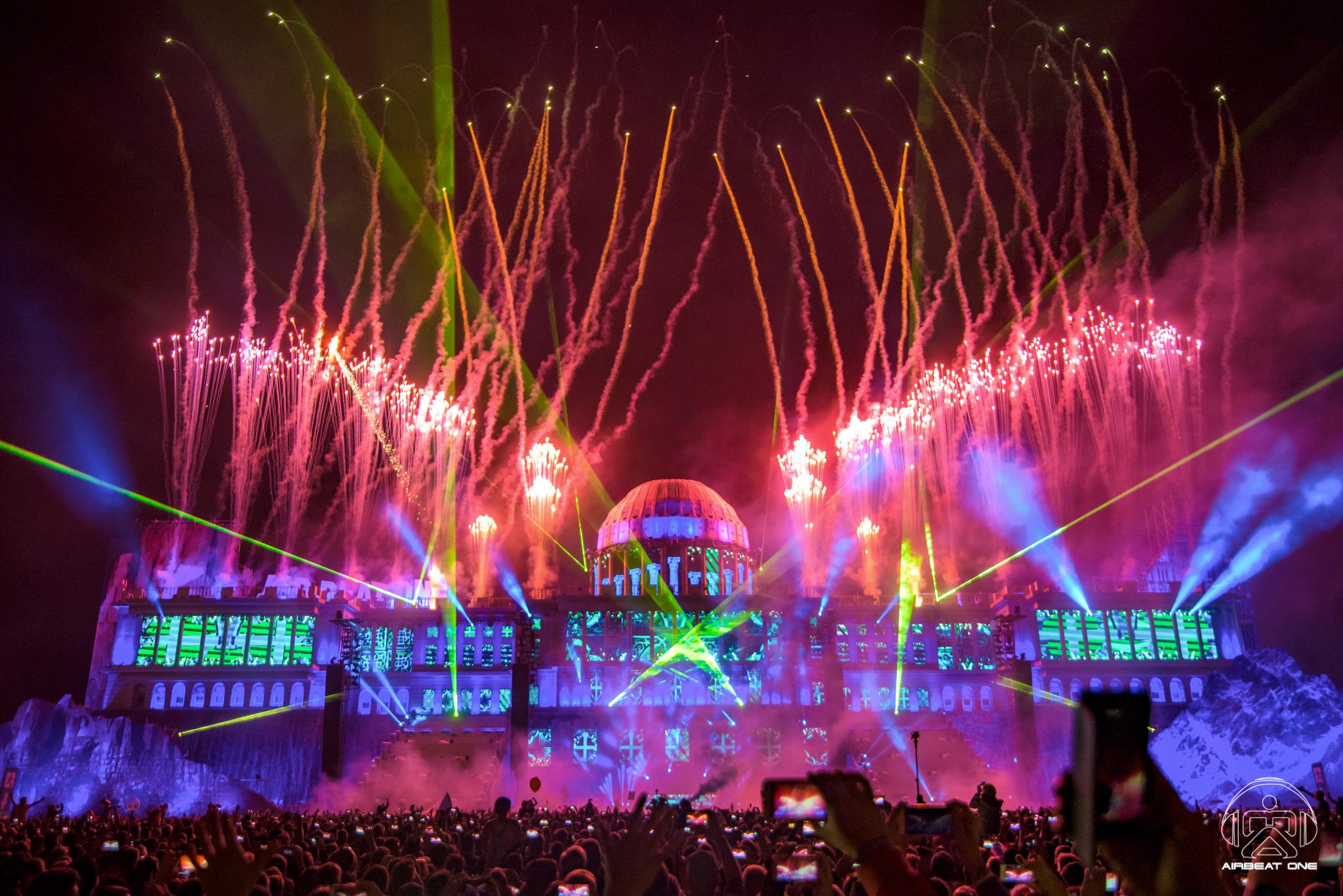 8 BUCKET LIST ITEMS FOR AIRBEAT ONE - Festival Squad