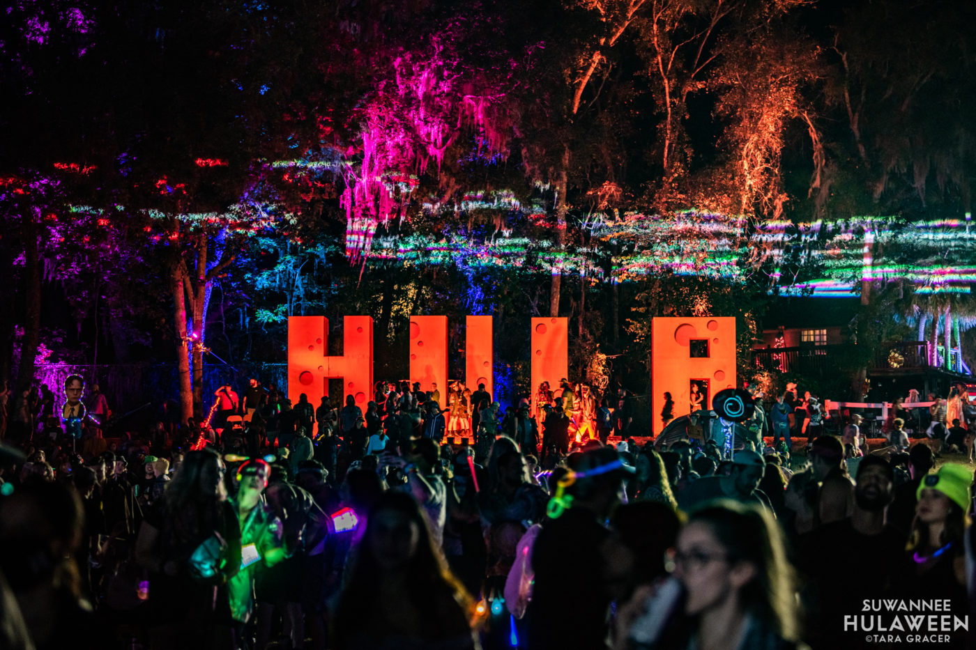 High 5 for Hulaween! - Festival Squad